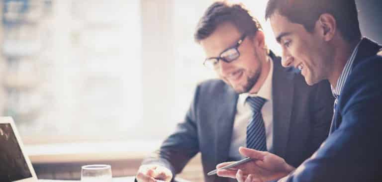 Umschulung Versicherungskaufmann 🥇 berufsbegleitend 2025